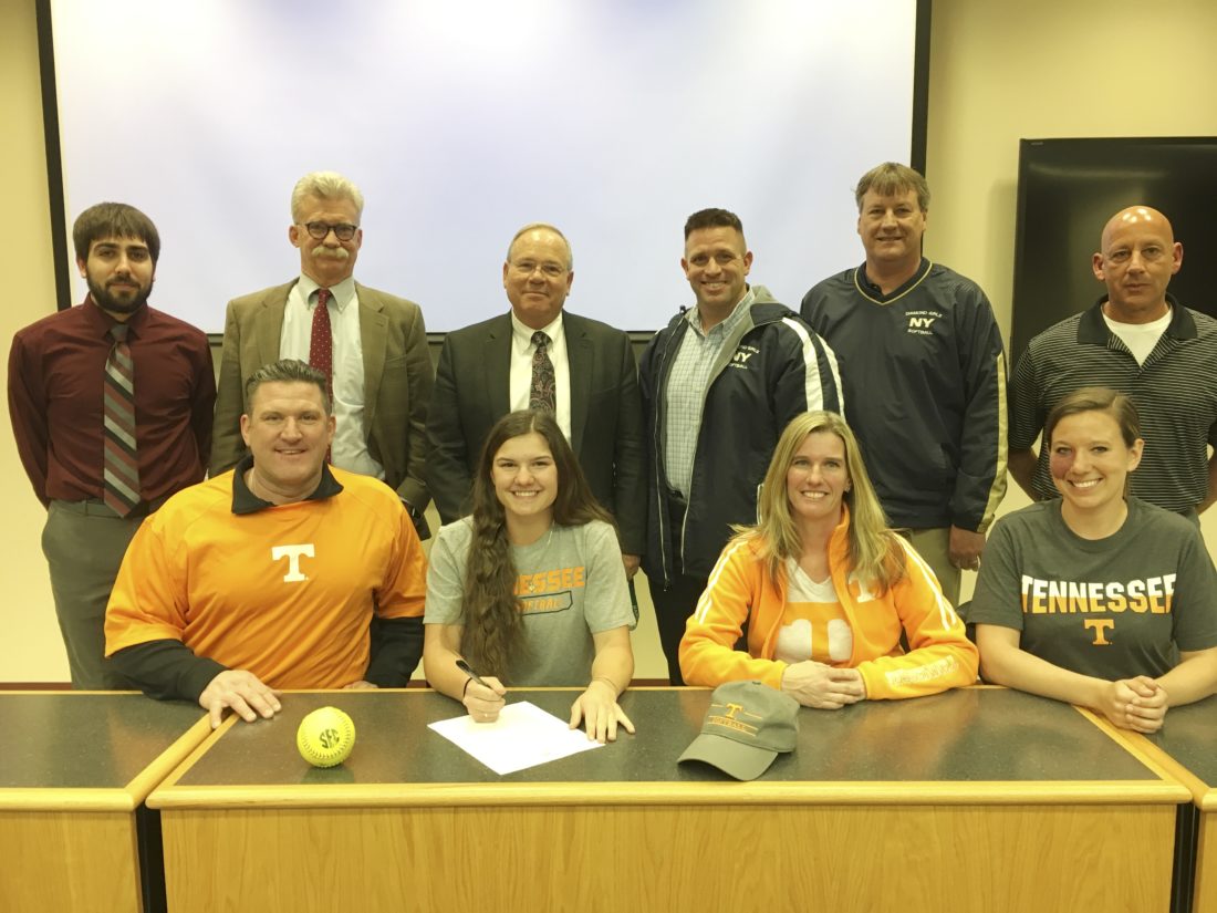 Hanlon signs with Tennessee | News, Sports, Jobs - Observer Today